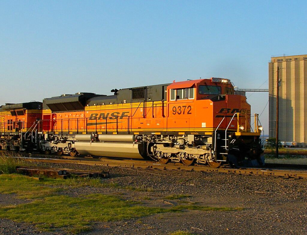 BNSF 9372